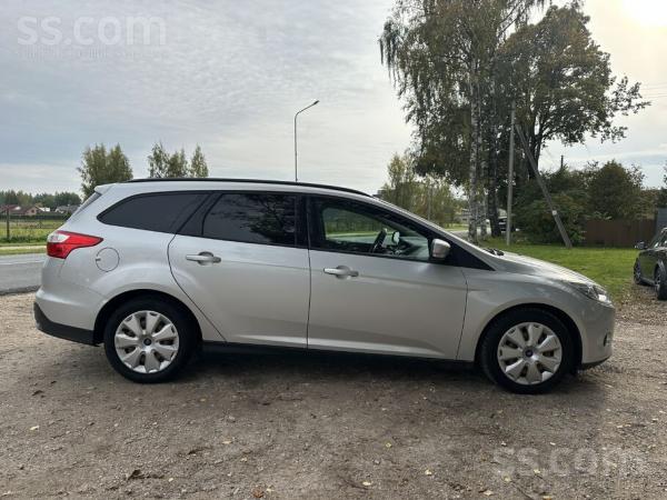 Ford Focus 2014 Rīga vietnē Pelēks Ford Focus 2014 Rīga, ar dzinēja tilpumu 1.60 L un nobraukumu 233 tūkst. km par 3750 €, foto 7 vietnē AUTOMOTO.COM.LV