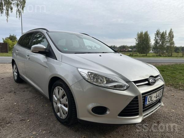 Ford Focus 2014 Rīga vietnē Pelēks Ford Focus 2014 Rīga, ar dzinēja tilpumu 1.60 L un nobraukumu 233 tūkst. km par 3750 €, foto 8 vietnē AUTOMOTO.COM.LV