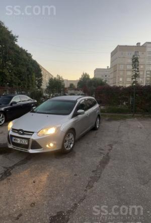 Pelēks Ford Focus 2014 Rīga, ar dzinēja tilpumu 1.60 L un nobraukumu 247 tūkst. km par 2500 €, foto 3 vietnē AUTOMOTO.COM.LV