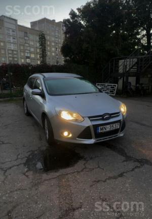 Pelēks Ford Focus 2014 Rīga, ar dzinēja tilpumu 1.60 L un nobraukumu 247 tūkst. km par 2500 €, foto 5 vietnē AUTOMOTO.COM.LV