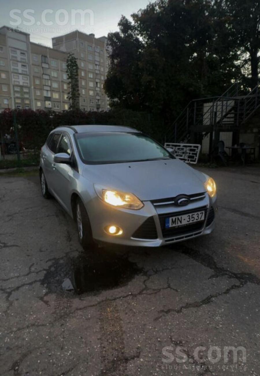Pelēks Ford Focus 2014 Rīga, ar dzinēja tilpumu 1.60 L un nobraukumu 247 tūkst. km par 2500 €, foto 5 vietnē AUTOMOTO.COM.LV