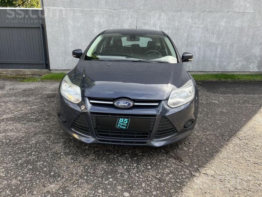 Pelēks Ford Focus 2014 Liepāja, ar dzinēja tilpumu 1.60 L un nobraukumu 289 tūkst. km par 3450 €, foto 1 vietnē AUTOMOTO.COM.LV