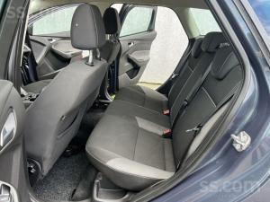Pelēks Ford Focus 2014 Liepāja, ar dzinēja tilpumu 1.60 L un nobraukumu 289 tūkst. km par 3450 €, foto 10 vietnē AUTOMOTO.COM.LV