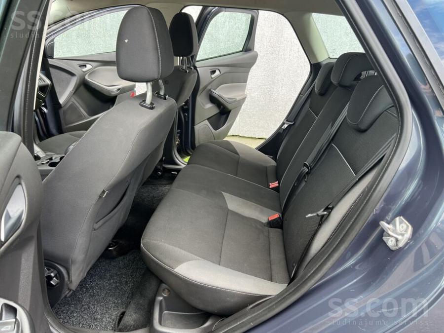 Pelēks Ford Focus 2014 Liepāja, ar dzinēja tilpumu 1.60 L un nobraukumu 289 tūkst. km par 3450 €, foto 10 vietnē AUTOMOTO.COM.LV