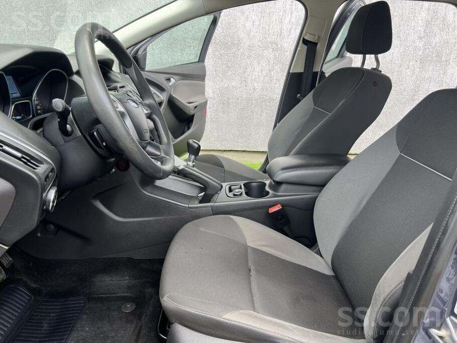 Pelēks Ford Focus 2014 Liepāja, ar dzinēja tilpumu 1.60 L un nobraukumu 289 tūkst. km par 3450 €, foto 11 vietnē AUTOMOTO.COM.LV