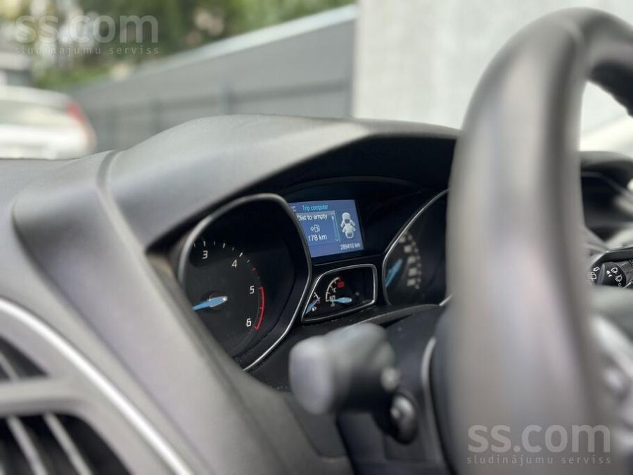 Pelēks Ford Focus 2014 Liepāja, ar dzinēja tilpumu 1.60 L un nobraukumu 289 tūkst. km par 3450 €, foto 12 vietnē AUTOMOTO.COM.LV
