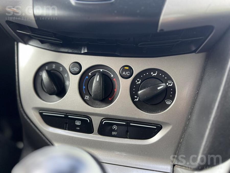 Pelēks Ford Focus 2014 Liepāja, ar dzinēja tilpumu 1.60 L un nobraukumu 289 tūkst. km par 3450 €, foto 16 vietnē AUTOMOTO.COM.LV