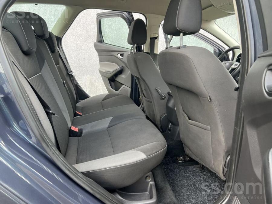 Pelēks Ford Focus 2014 Liepāja, ar dzinēja tilpumu 1.60 L un nobraukumu 289 tūkst. km par 3450 €, foto 20 vietnē AUTOMOTO.COM.LV