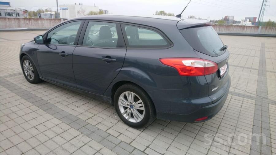 Pelēks Ford Focus 2014 Rīga, ar dzinēja tilpumu 1.60 L un nobraukumu 314 tūkst. km par 3090 €, foto 4 vietnē AUTOMOTO.COM.LV