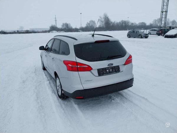 Pelēks Ford Focus 2015 Marijampole, ar dzinēja tilpumu 1.50 L un nobraukumu 235 tūkst. km par 4750 €, foto 7 vietnē AUTOMOTO.COM.LV