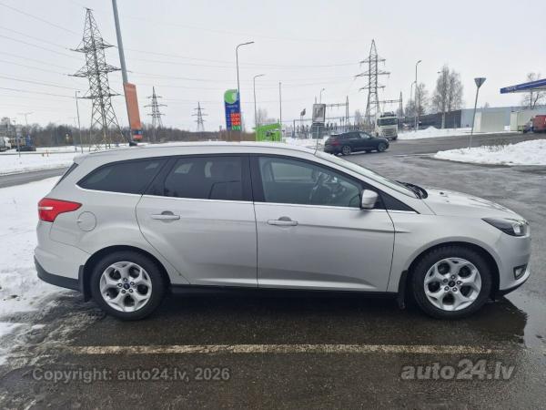 Pelēks Ford Focus 2015 Pērnava, ar dzinēja tilpumu 1.00 L un nobraukumu 208 tūkst. km par 5000 €, foto 3 vietnē AUTOMOTO.COM.LV