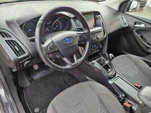 Pelēks Ford Focus 2015 Šauļi, ar dzinēja tilpumu 1.00 L un nobraukumu 213 tūkst. km par 5950 €, foto 12 vietnē AUTOMOTO.COM.LV