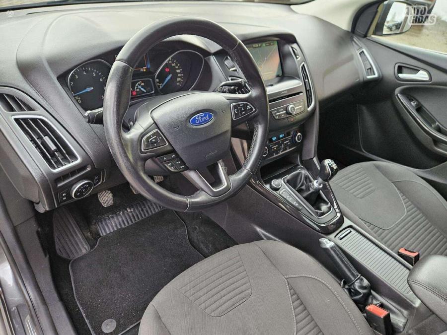 Pelēks Ford Focus 2015 Šauļi, ar dzinēja tilpumu 1.00 L un nobraukumu 213 tūkst. km par 5950 €, foto 12 vietnē AUTOMOTO.COM.LV