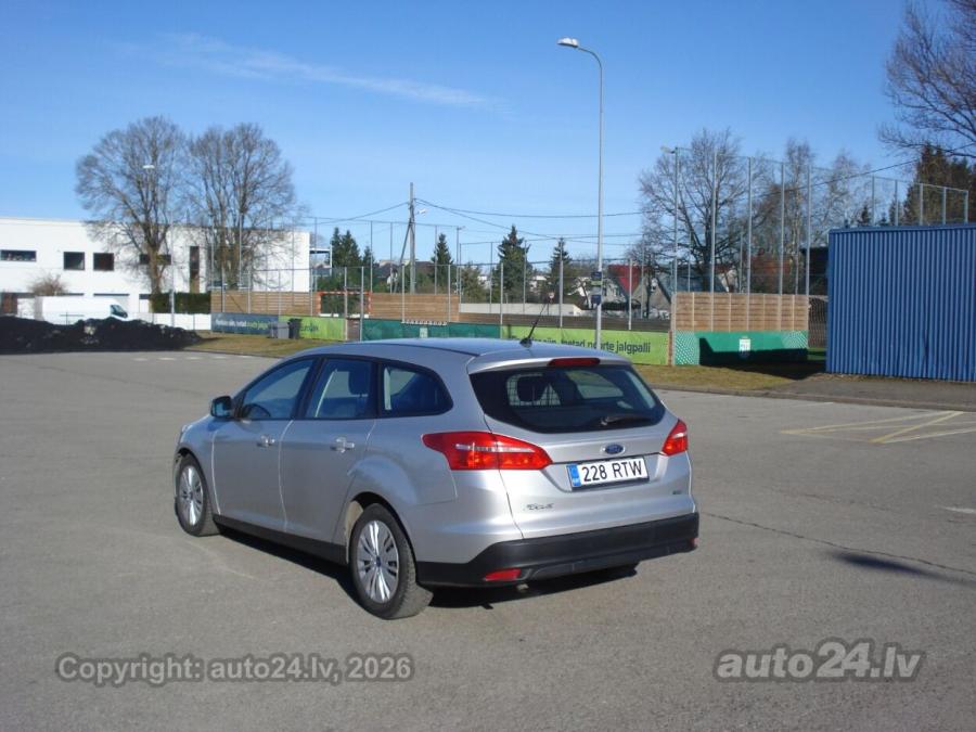Pelēks Ford Focus 2015 Tallina, ar dzinēja tilpumu 1.00 L un nobraukumu 205 tūkst. km par 4700 €, foto 2 vietnē AUTOMOTO.COM.LV