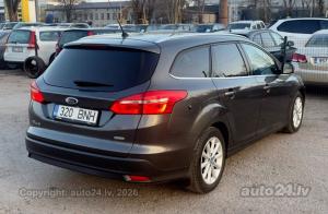 Pelēks Ford Focus 2015 Tallina, ar dzinēja tilpumu 1.00 L un nobraukumu 197 tūkst. km par 4499 €, foto 4 vietnē AUTOMOTO.COM.LV