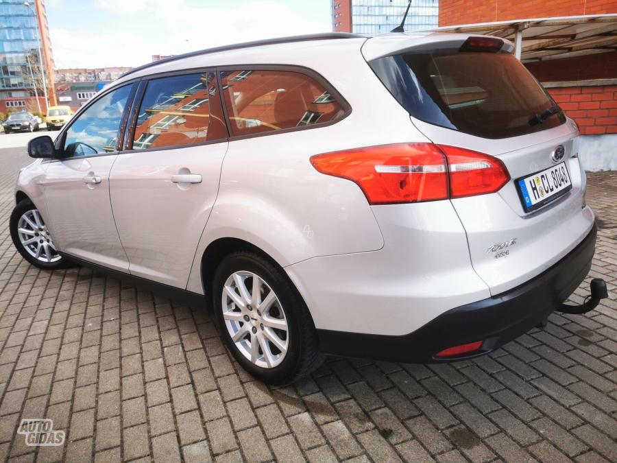 Grey Ford Focus 2015 in Klaipeda, with an engine capacity of 1.60 L and mileage of 180 thousand km for 4950 €, photo 5 on AUTOMOTO.COM.LV