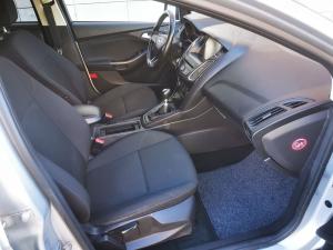 Grey Ford Focus 2015 in Klaipeda, with an engine capacity of 1.00 L and mileage of 141 thousand km for 4590 €, photo 16 on AUTOMOTO.COM.LV