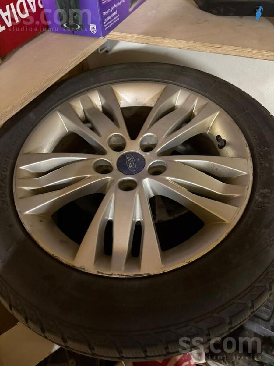 Grey Ford Focus 2015 in Riga, with an engine capacity of 1.60 L and mileage of 316 thousand km for 4100 €, photo 20 on AUTOMOTO.COM.LV