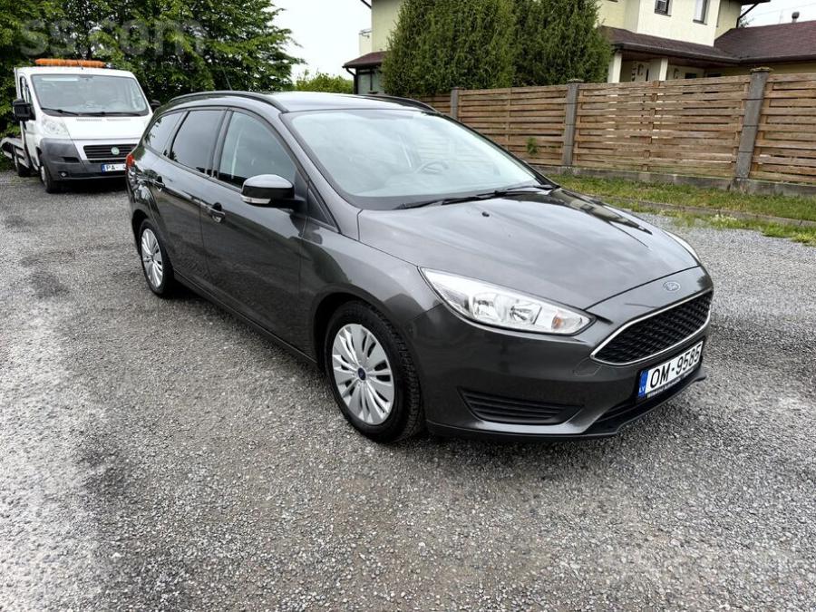 Pelēks Ford Focus 2015 Saldus, ar dzinēja tilpumu 1.00 L un nobraukumu 186 tūkst. km par 4950 €, foto 4 vietnē AUTOMOTO.COM.LV