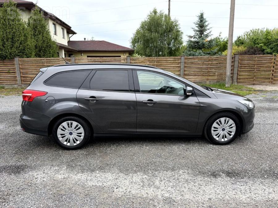 Pelēks Ford Focus 2015 Saldus, ar dzinēja tilpumu 1.00 L un nobraukumu 186 tūkst. km par 4950 €, foto 5 vietnē AUTOMOTO.COM.LV
