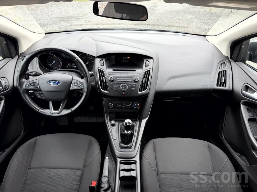 Pelēks Ford Focus 2015 Saldus, ar dzinēja tilpumu 1.00 L un nobraukumu 186 tūkst. km par 4950 €, foto 15 vietnē AUTOMOTO.COM.LV