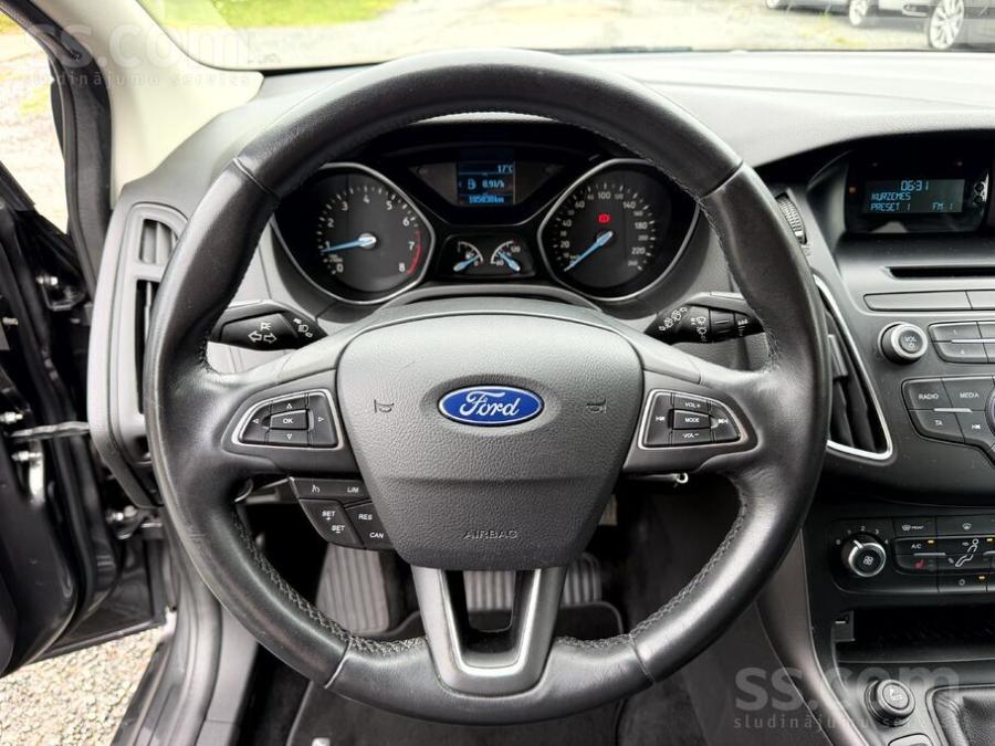 Pelēks Ford Focus 2015 Saldus, ar dzinēja tilpumu 1.00 L un nobraukumu 186 tūkst. km par 4950 €, foto 22 vietnē AUTOMOTO.COM.LV