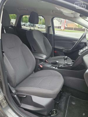 Pelēks Ford Focus 2015 Šauļi, ar dzinēja tilpumu 1.00 L un nobraukumu 213 tūkst. km par 5950 €, foto 16 vietnē AUTOMOTO.COM.LV