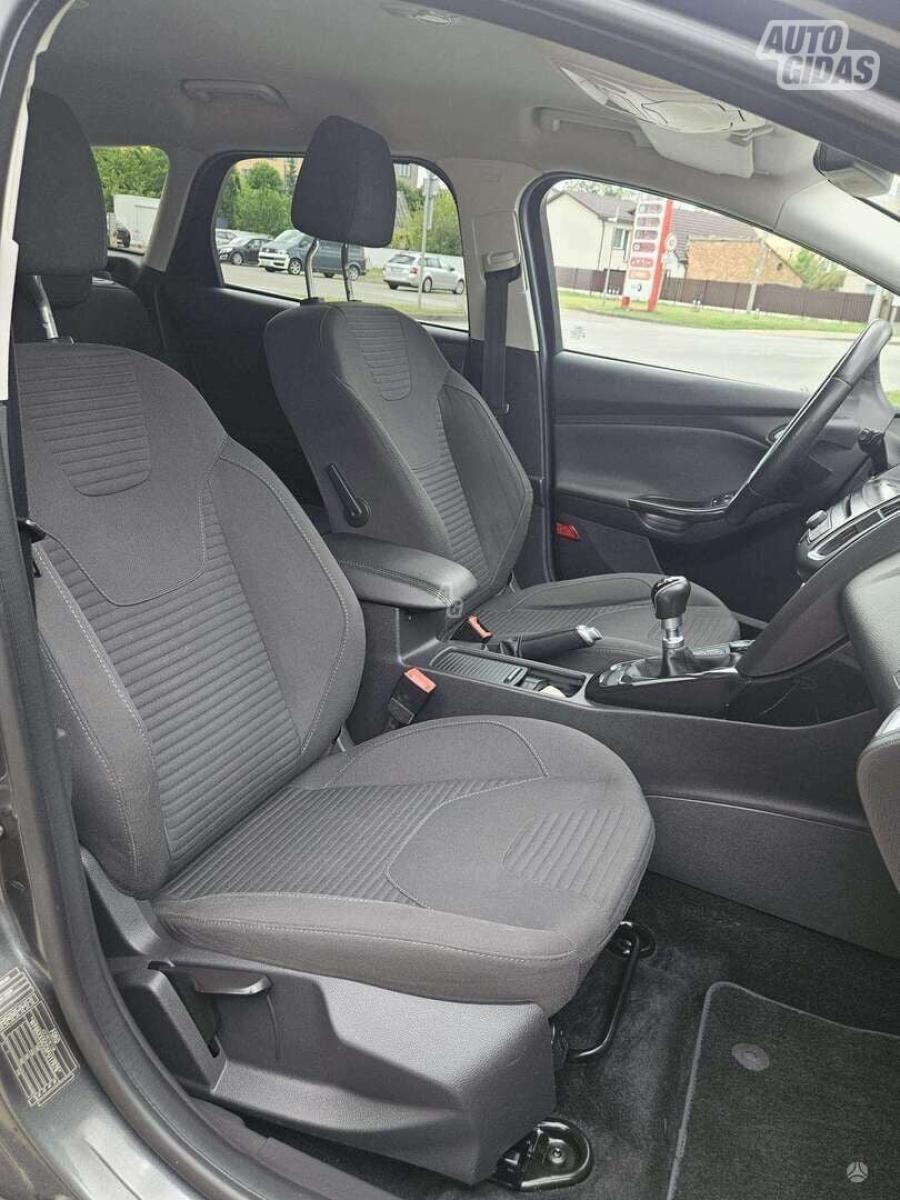 Pelēks Ford Focus 2015 Šauļi, ar dzinēja tilpumu 1.00 L un nobraukumu 213 tūkst. km par 5950 €, foto 16 vietnē AUTOMOTO.COM.LV