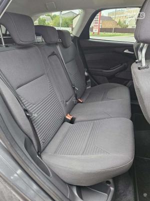 Pelēks Ford Focus 2015 Šauļi, ar dzinēja tilpumu 1.00 L un nobraukumu 213 tūkst. km par 5950 €, foto 17 vietnē AUTOMOTO.COM.LV