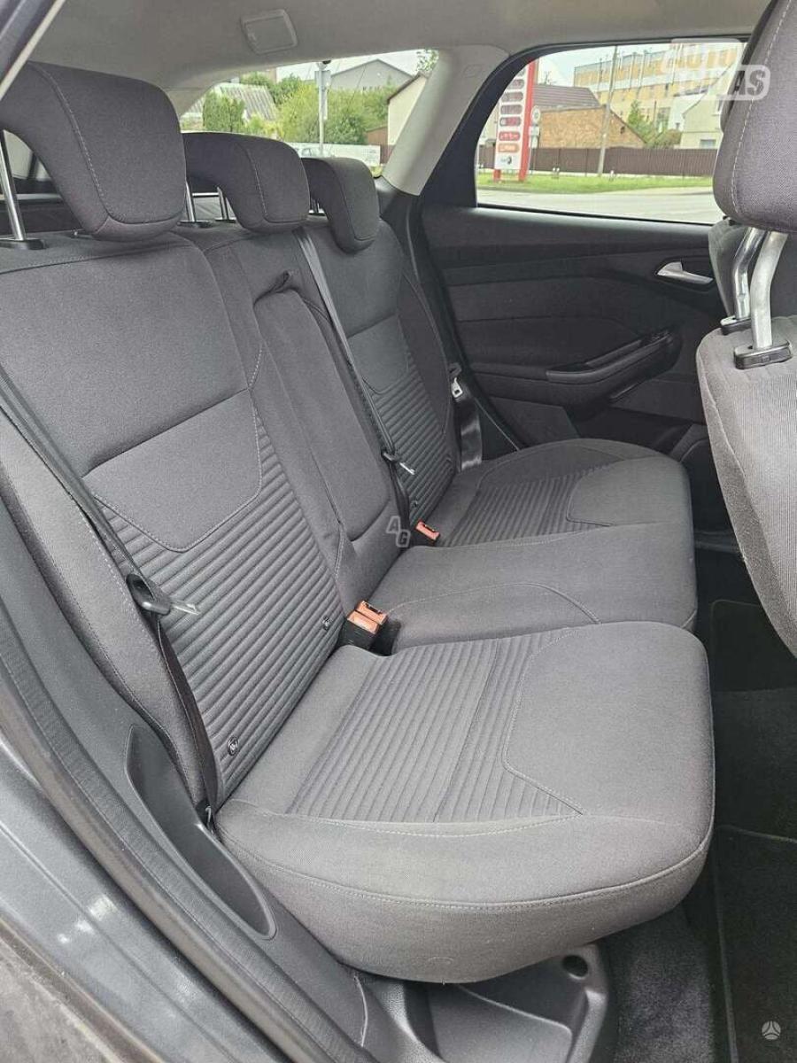 Pelēks Ford Focus 2015 Šauļi, ar dzinēja tilpumu 1.00 L un nobraukumu 213 tūkst. km par 5950 €, foto 17 vietnē AUTOMOTO.COM.LV