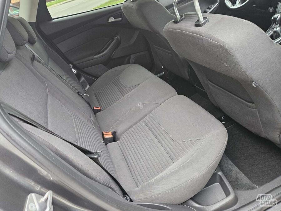 Pelēks Ford Focus 2015 Šauļi, ar dzinēja tilpumu 1.00 L un nobraukumu 213 tūkst. km par 5950 €, foto 18 vietnē AUTOMOTO.COM.LV