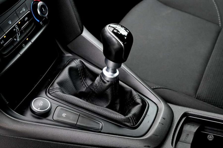 Grey Ford Focus 2015 in Kretinga, with an engine capacity of 1.50 L and mileage of 243 thousand km for 3999 €, photo 17 on AUTOMOTO.COM.LV