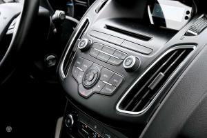 Grey Ford Focus 2015 in Kretinga, with an engine capacity of 1.50 L and mileage of 243 thousand km for 3999 €, photo 20 on AUTOMOTO.COM.LV