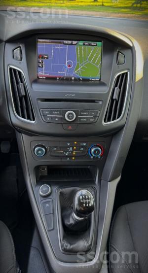 Pelēks Ford Focus 2015 Jūrmala, ar dzinēja tilpumu 1.50 L un nobraukumu 276 tūkst. km par 4999 €, foto 22 vietnē AUTOMOTO.COM.LV