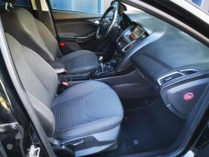 Pelēks Ford Focus 2015 Klaipėda, ar dzinēja tilpumu 1.00 L un nobraukumu 139 tūkst. km par 4750 €, foto 18 vietnē AUTOMOTO.COM.LV