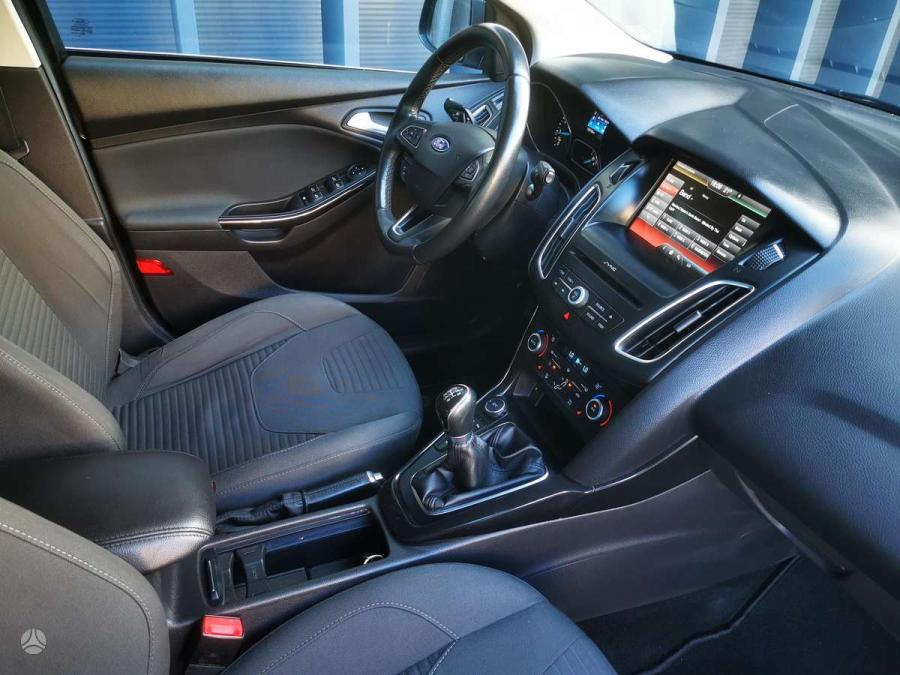 Pelēks Ford Focus 2015 Klaipėda, ar dzinēja tilpumu 1.00 L un nobraukumu 139 tūkst. km par 4750 €, foto 19 vietnē AUTOMOTO.COM.LV