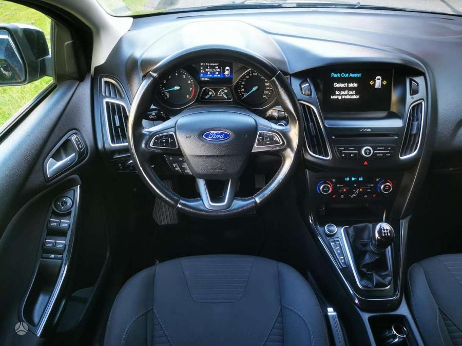 Pelēks Ford Focus 2015 Klaipėda, ar dzinēja tilpumu 1.00 L un nobraukumu 139 tūkst. km par 4750 €, foto 20 vietnē AUTOMOTO.COM.LV