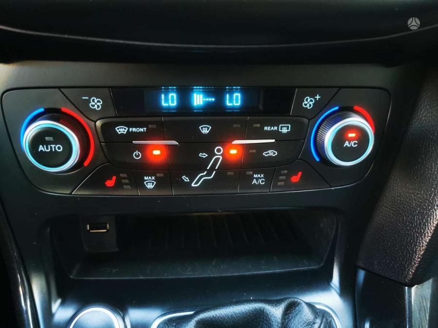 Pelēks Ford Focus 2015 Klaipėda, ar dzinēja tilpumu 1.00 L un nobraukumu 139 tūkst. km par 4750 €, foto 32 vietnē AUTOMOTO.COM.LV