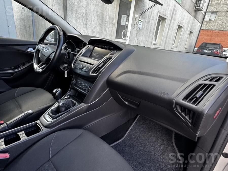 Pelēks Ford Focus 2015 Daugavpils, ar dzinēja tilpumu 1.60 L un nobraukumu 0 tūkst. km par 4500 €, foto 14 vietnē AUTOMOTO.COM.LV