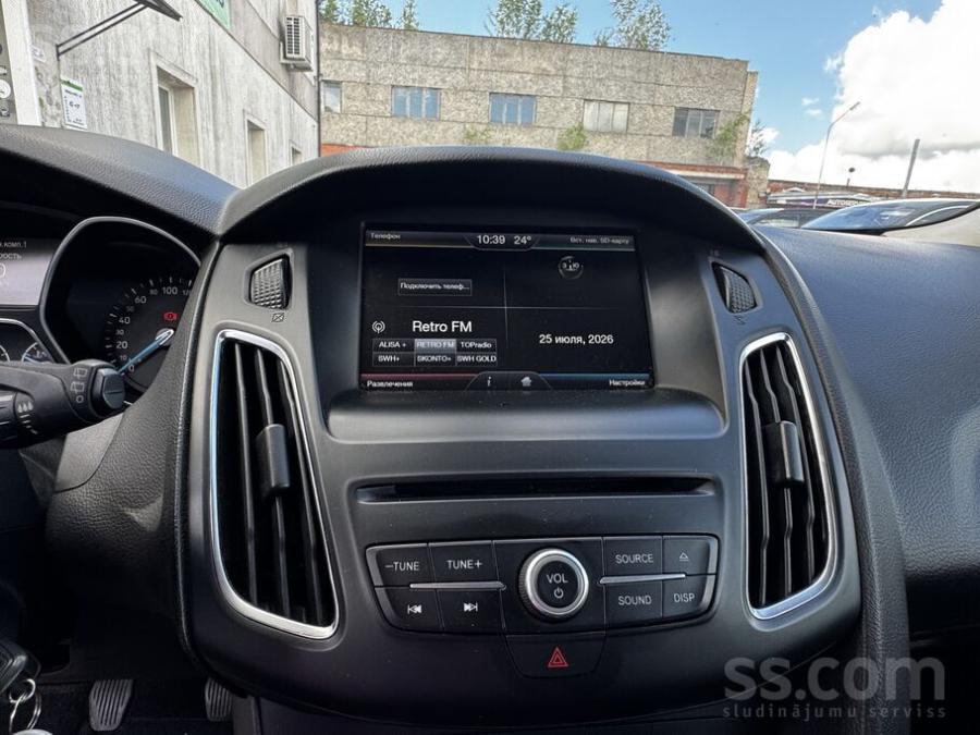 Pelēks Ford Focus 2015 Daugavpils, ar dzinēja tilpumu 1.60 L un nobraukumu 0 tūkst. km par 4500 €, foto 19 vietnē AUTOMOTO.COM.LV