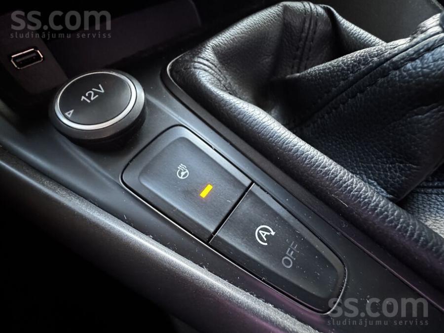 Pelēks Ford Focus 2015 Daugavpils, ar dzinēja tilpumu 1.60 L un nobraukumu 0 tūkst. km par 4500 €, foto 21 vietnē AUTOMOTO.COM.LV
