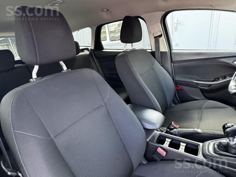 Pelēks Ford Focus 2015 Daugavpils, ar dzinēja tilpumu 1.60 L un nobraukumu 0 tūkst. km par 4500 €, foto 22 vietnē AUTOMOTO.COM.LV