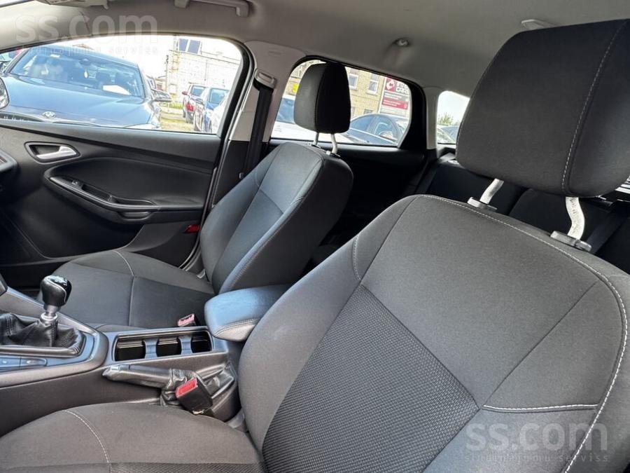Pelēks Ford Focus 2015 Daugavpils, ar dzinēja tilpumu 1.60 L un nobraukumu 0 tūkst. km par 4500 €, foto 23 vietnē AUTOMOTO.COM.LV