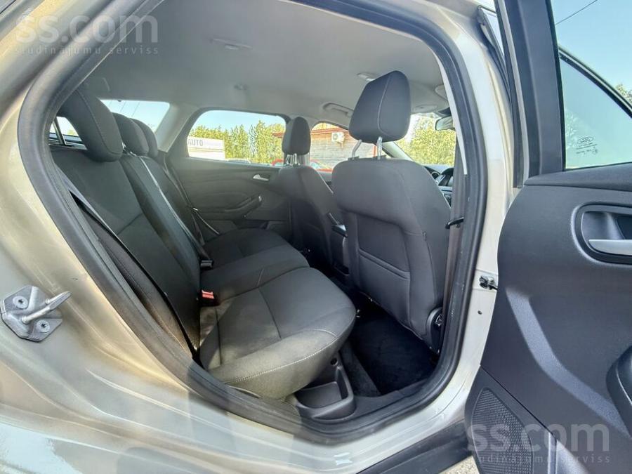 Pelēks Ford Focus 2015 Rīga, ar dzinēja tilpumu 1.60 L un nobraukumu 0 tūkst. km par 5990 €, foto 20 vietnē AUTOMOTO.COM.LV