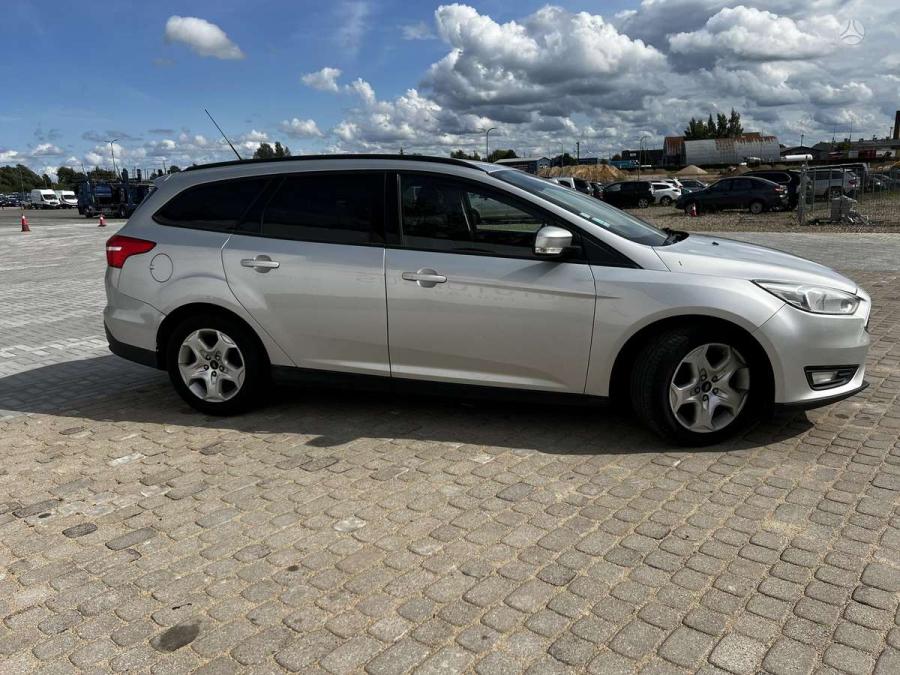 Grey Ford Focus 2015 in Taurage, with an engine capacity of 1.56 L and mileage of 211 thousand km for 3250 €, photo 4 on AUTOMOTO.COM.LV