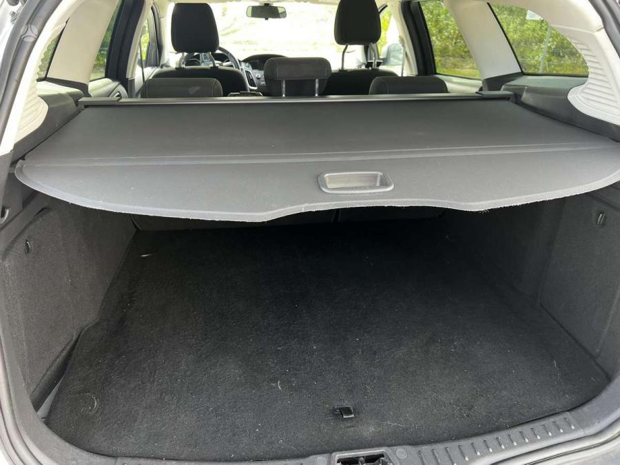 Grey Ford Focus 2015 in Taurage, with an engine capacity of 1.56 L and mileage of 211 thousand km for 3250 €, photo 7 on AUTOMOTO.COM.LV