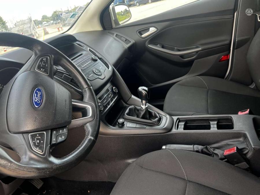 Grey Ford Focus 2015 in Taurage, with an engine capacity of 1.56 L and mileage of 211 thousand km for 3250 €, photo 10 on AUTOMOTO.COM.LV