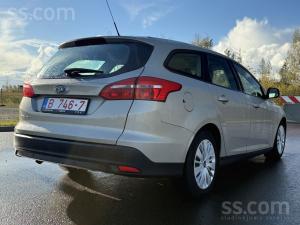 Pelēks Ford Focus 2015 Liepāja, ar dzinēja tilpumu 1.60 L un nobraukumu 255 tūkst. km par 4600 €, foto 3 vietnē AUTOMOTO.COM.LV