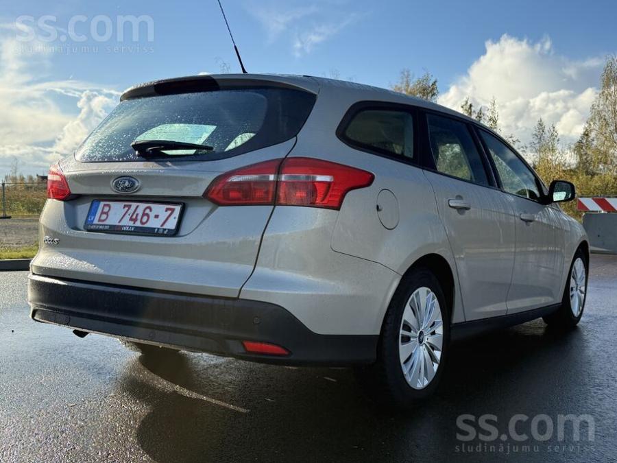 Pelēks Ford Focus 2015 Liepāja, ar dzinēja tilpumu 1.60 L un nobraukumu 255 tūkst. km par 4600 €, foto 3 vietnē AUTOMOTO.COM.LV