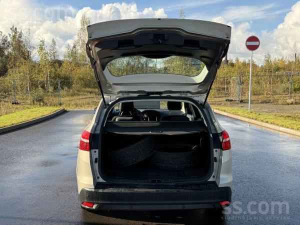 Pelēks Ford Focus 2015 Liepāja, ar dzinēja tilpumu 1.60 L un nobraukumu 255 tūkst. km par 4600 €, foto 10 vietnē AUTOMOTO.COM.LV